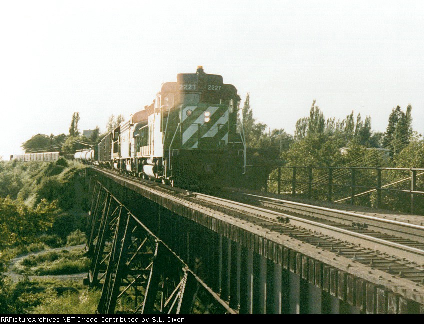 BN 2227 South Fern Turn